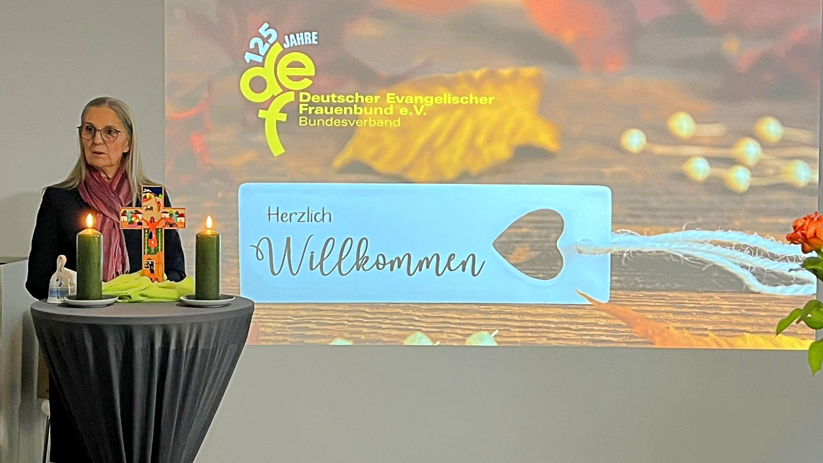 Vergangenheit bewahren, Zukunft gestalten: Der DEF im Spannungsfeld von ...